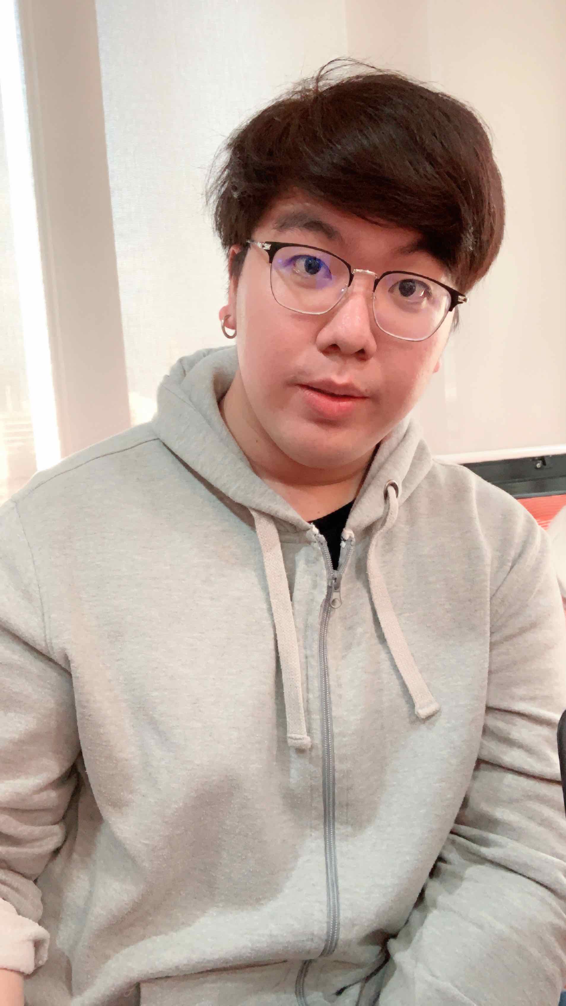 Boss Oracle society ได้ทำการไลฟ์บน a ดวง